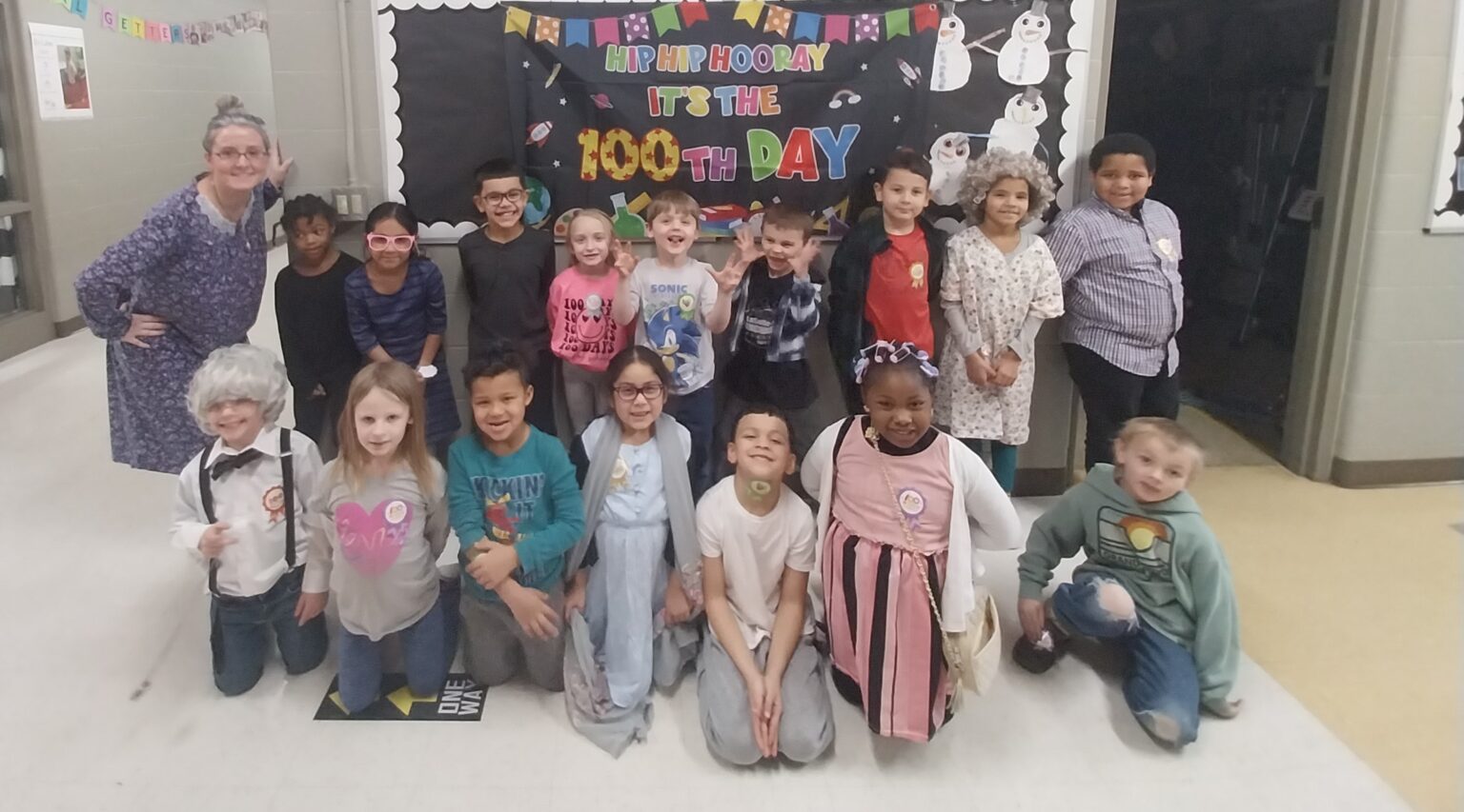 Belle Alexander students go 'old school' to celebrate 100 days ...